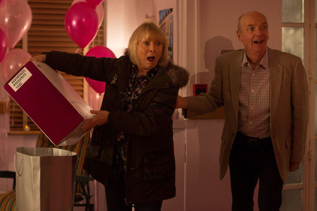 Eastenders Spoiler Pictures Les Coker To Keep Secret From Pam