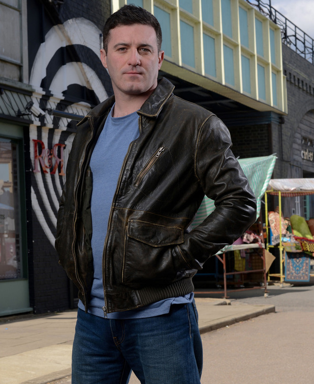 'EastEnders' newcomer Carl White threatens Ian - first look pictures ...
