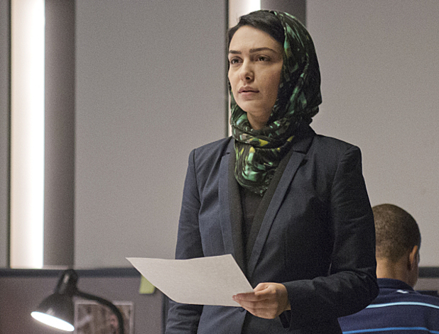 Homeland's Nazanin Boniadi on head scarf scene: "It's true to life ...